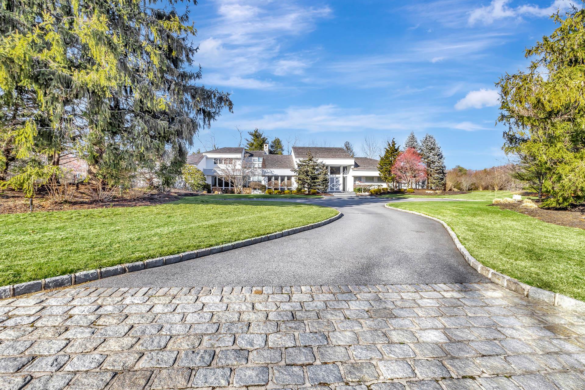 $2,680,000 - 1 Meadow Gate East, Head Of The Harbor , NY 11780 | MLS # 820769 | Samaki - Nueva ...