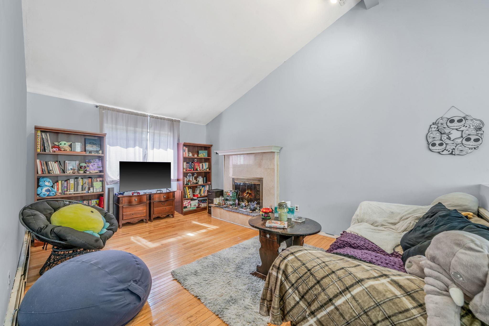 $550,000 - 10 Eason Drive, Ridge , NY 11961 | MLS # 888800 | Samaki NYC ...