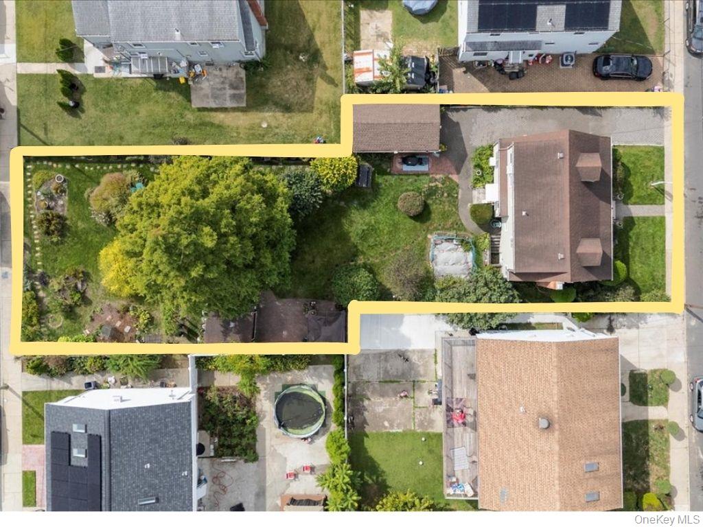 $799,000 - 126 Carnegie Avenue, Elmont , NY 11003 | MLS # 913540 ...